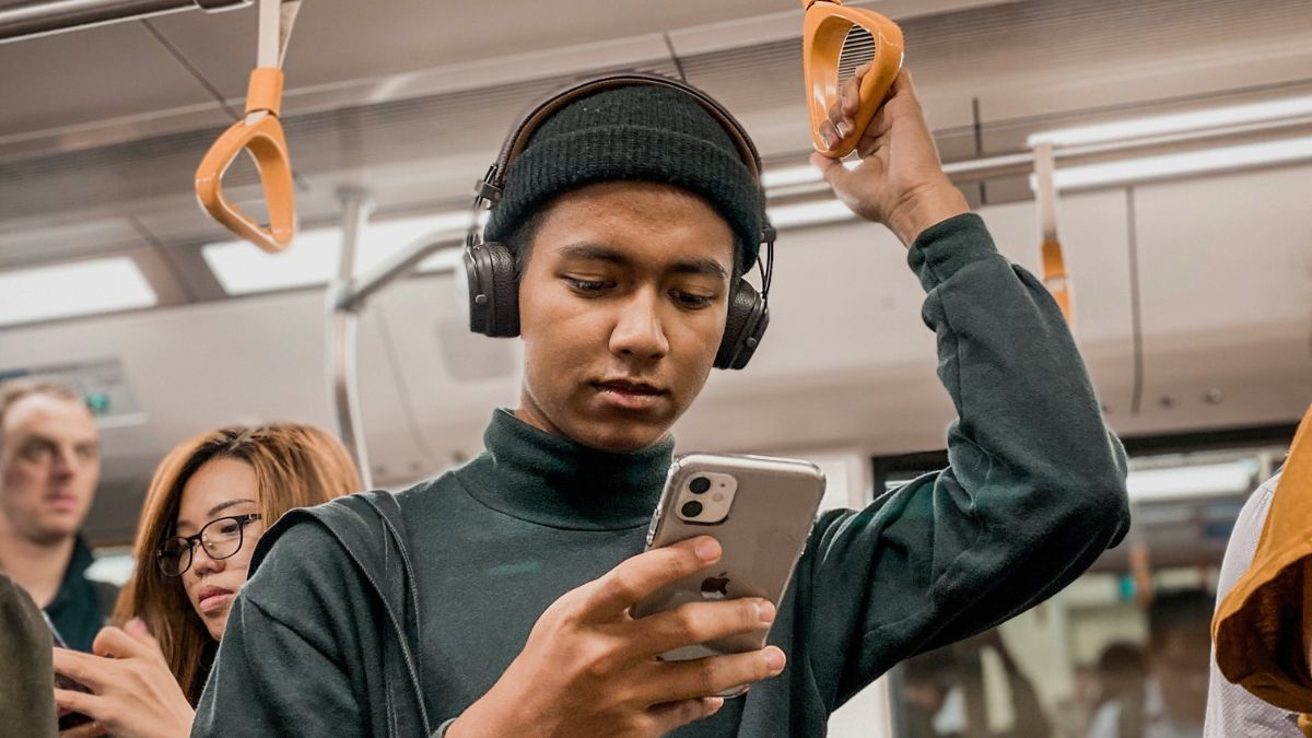 ये 5 Signs बताते है की आप Mobile Addiction के शिकार है – Mental Health ...